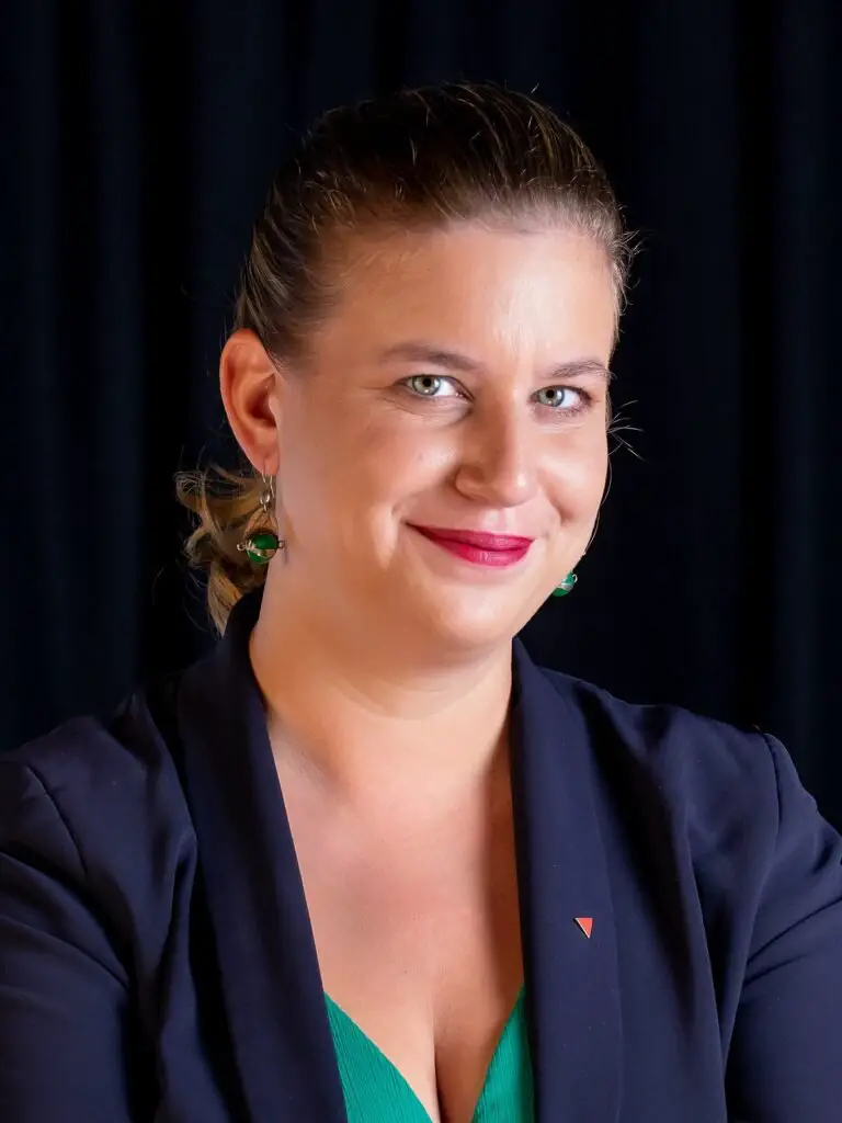 Fortune de Mathilde Panot : Jeune figure politique